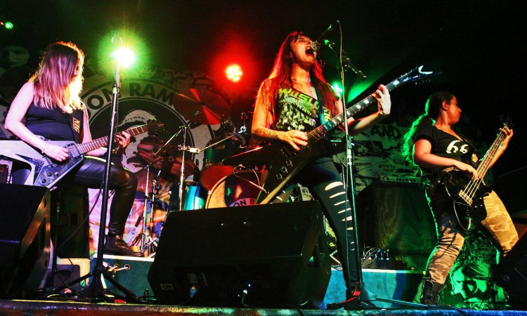 sinaya_show - Headbangers News