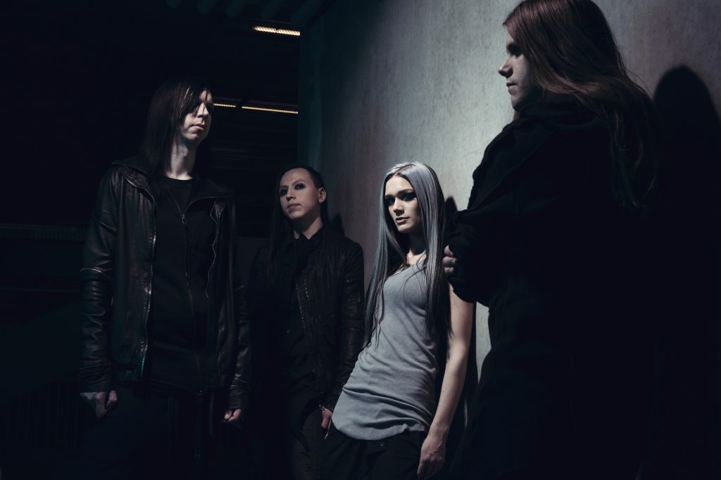 Forever Still anuncia o álbum "Breathe In Colours" e lança o primeiro ...