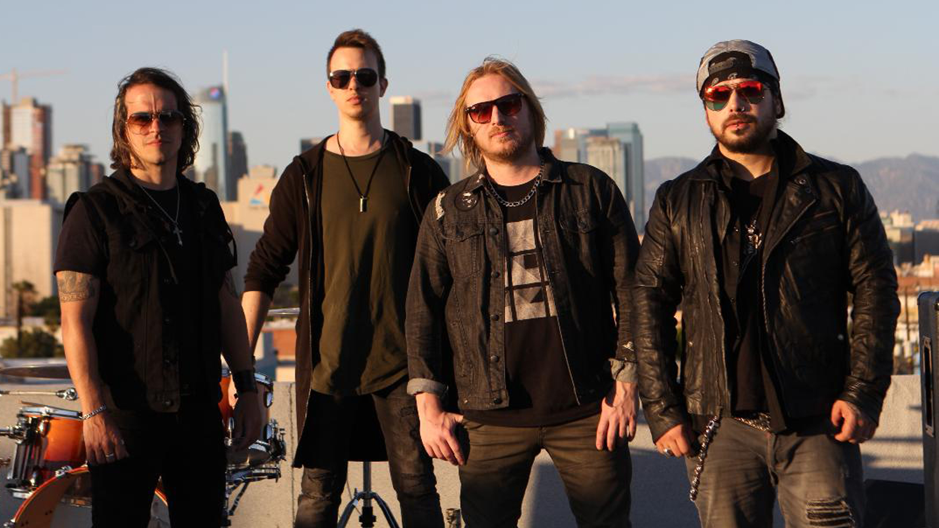 Area 55 estreia com single e clipe 'Far Away' - Headbangers News