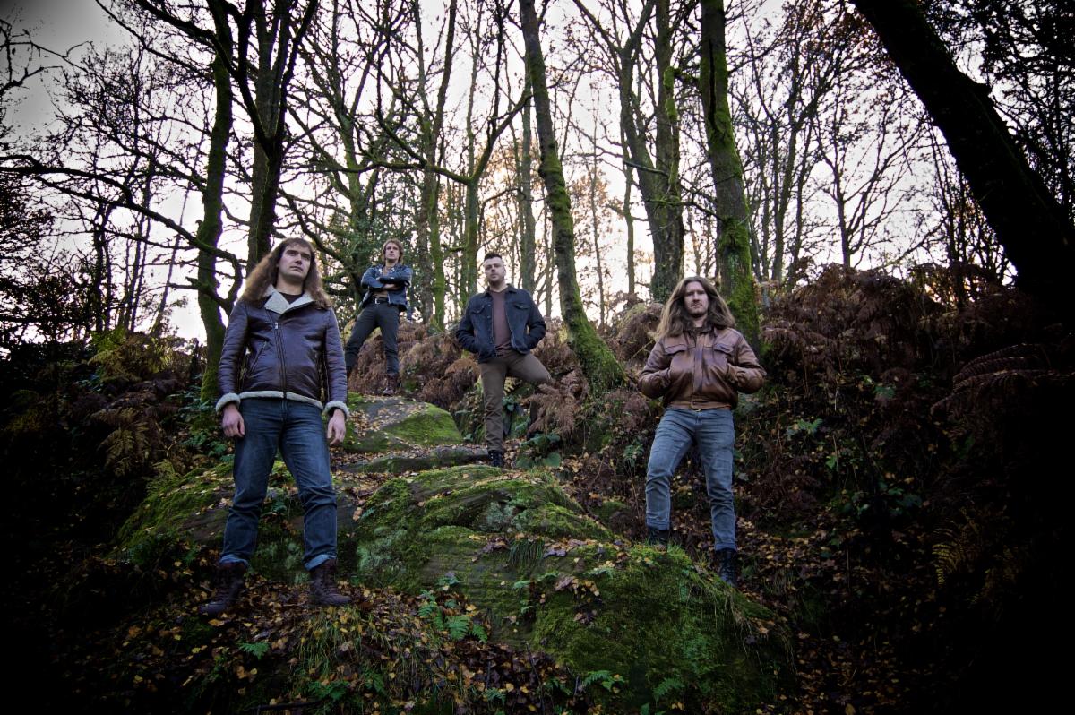 Dark Forest retorna em Abril com o novo álbum 'Oak, Ash & Thorn ...
