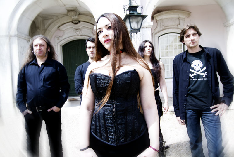 Inner Blast lança o vídeo ao vivo 'There's no pride in this war ...