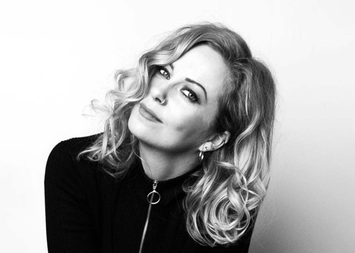 Anneke van Giersbergen anuncia 'The Darkest Skies Are The Brightest ...