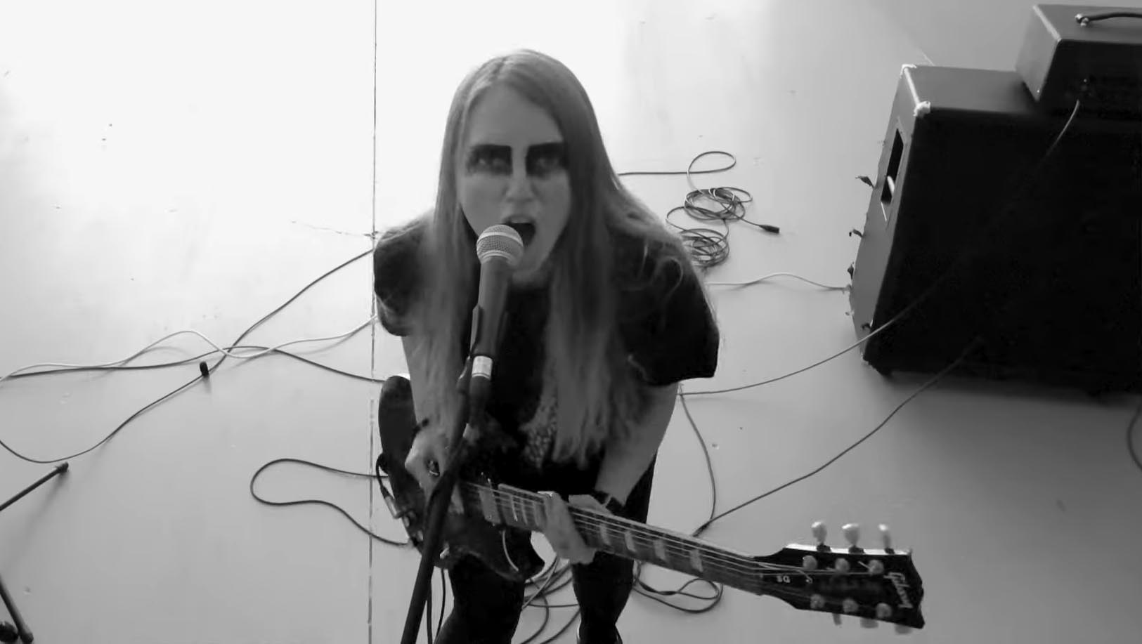 A banda espanhola Bala lança o videoclipe 'Agitar' - Headbangers News