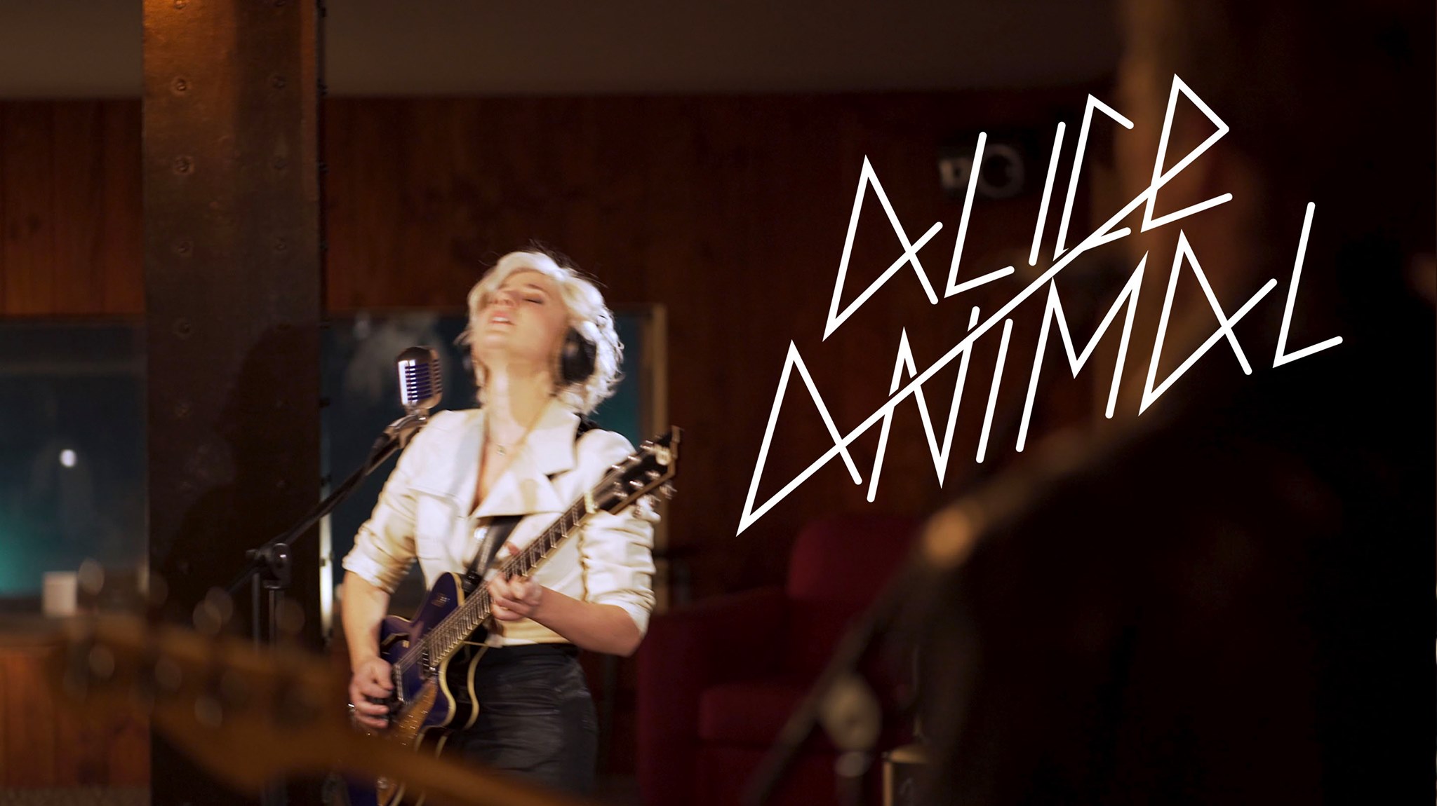 Guitarrista francesa, Alice Animal, lança novo single "Tandem ...