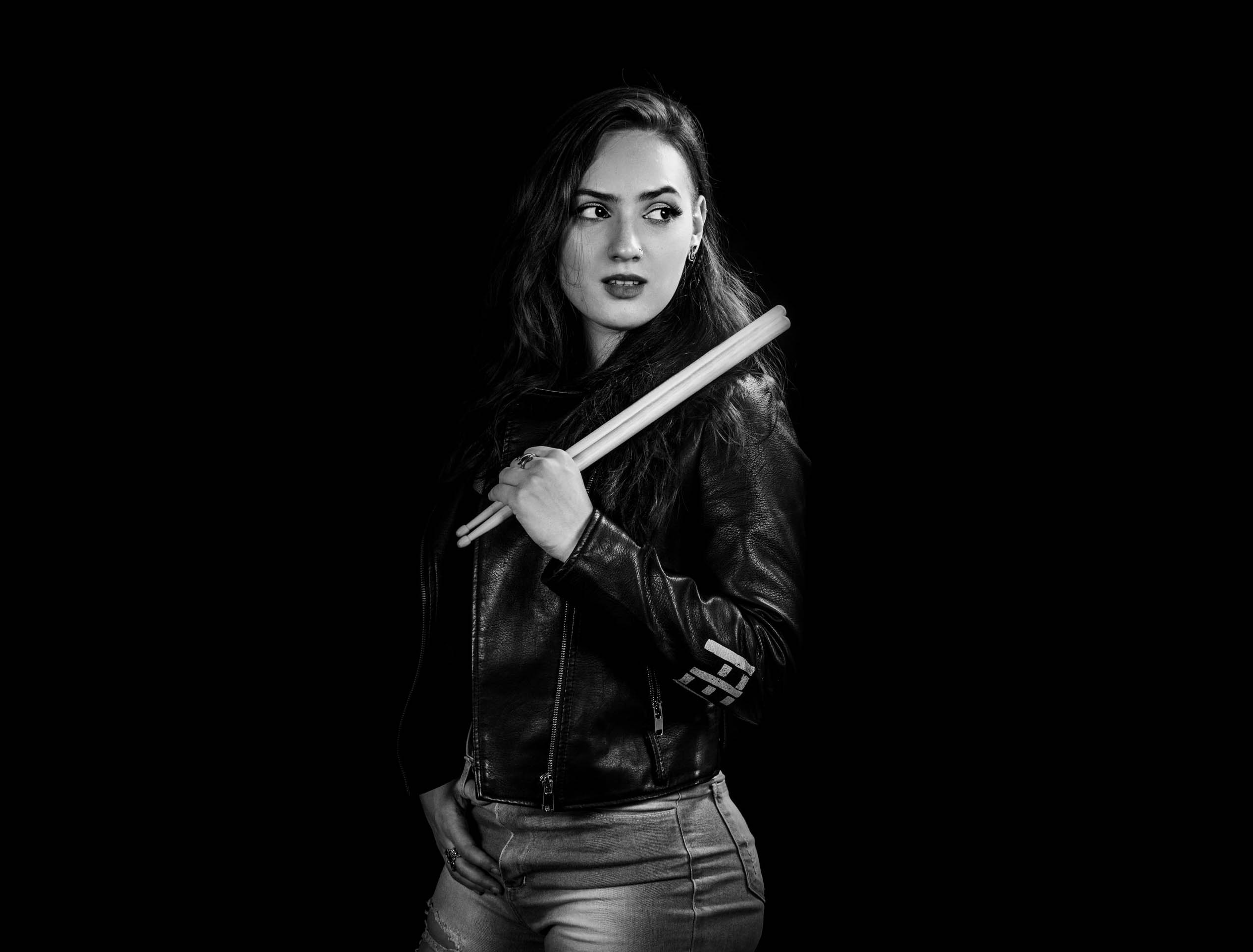 Nanu Villalba é oficialmente a nova baterista do Nervosa - Headbangers News