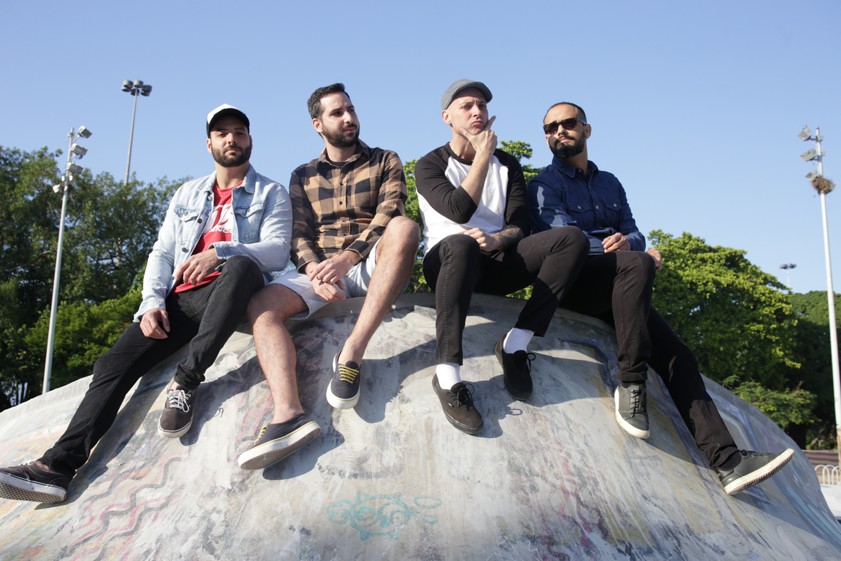 California 55 revive pop punk das MTVs dos anos 2000 com a divertida ...