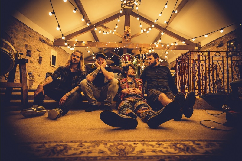 Alpha Chino lança EP de estreia; Ouça 'The Last Astronaut ...