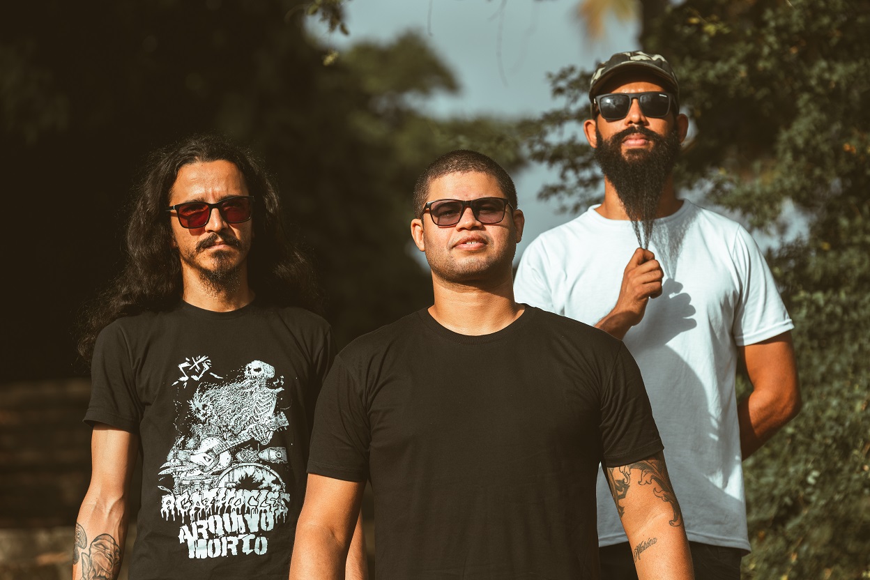 O Cão: Trio destila o ódio em seu novo EP “Devorados Pelo Cão ...