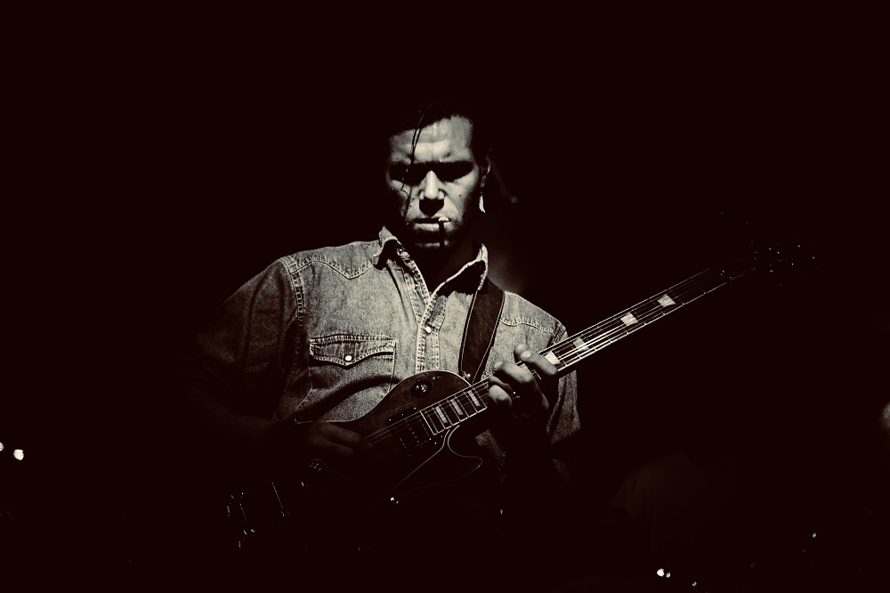 Hendren: cantor de rock alternativo retorna após 2 anos com single ...