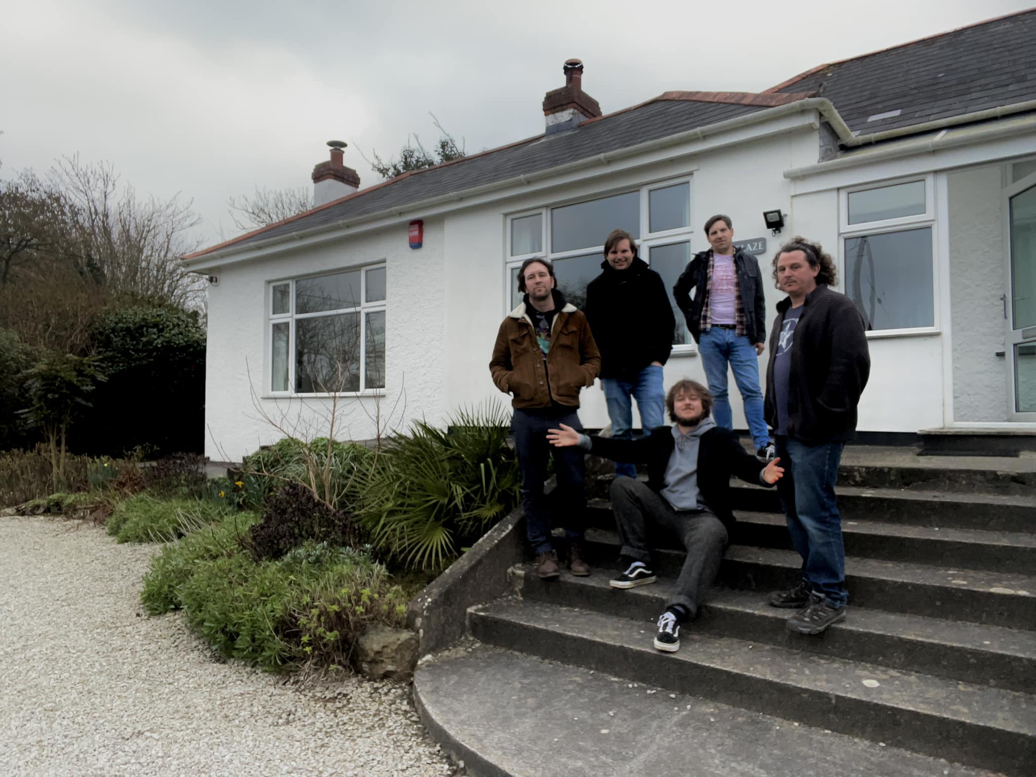 Foreign Voices lança EP 'Foreign Voices Vol. 2' - Headbangers News