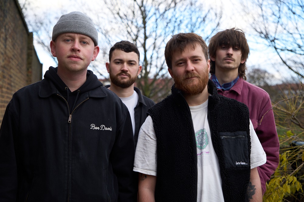 Carousel: banda punk estreia com single "Your Faith And Your Nan ...