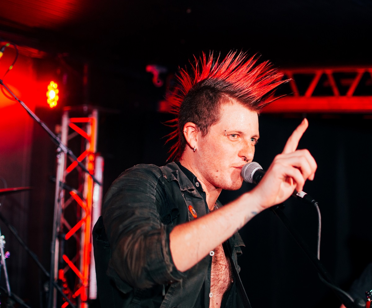 FiveSidedDice lança EP 'Silly Songs for Clever Girls' - Headbangers News