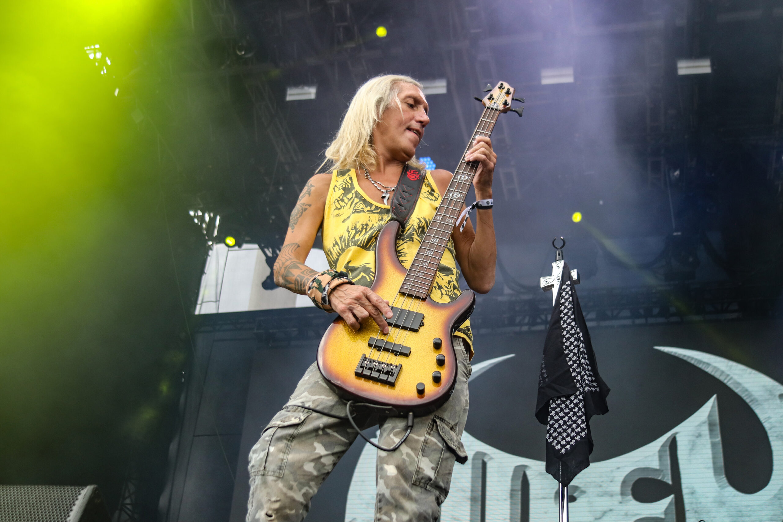 Viper faz homenagem a Pit Passarell em novo videoclipe de 'Timeless ...