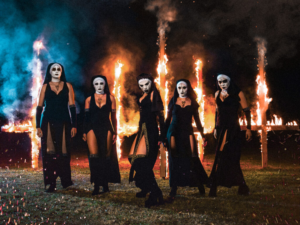 Dogma lança uma versão lasciva de "Like a Prayer" - Headbangers News