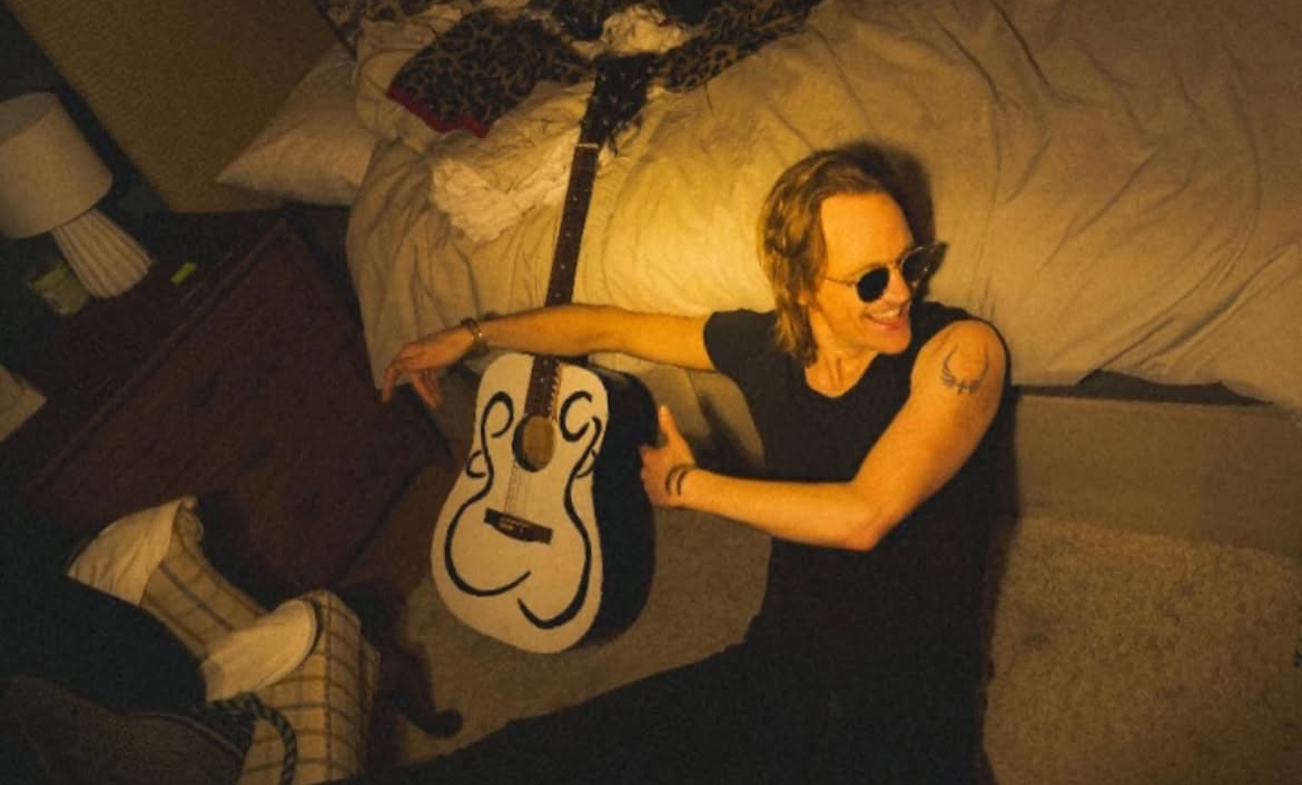 Charlie Freeman lança single "Lay On" - Headbangers News