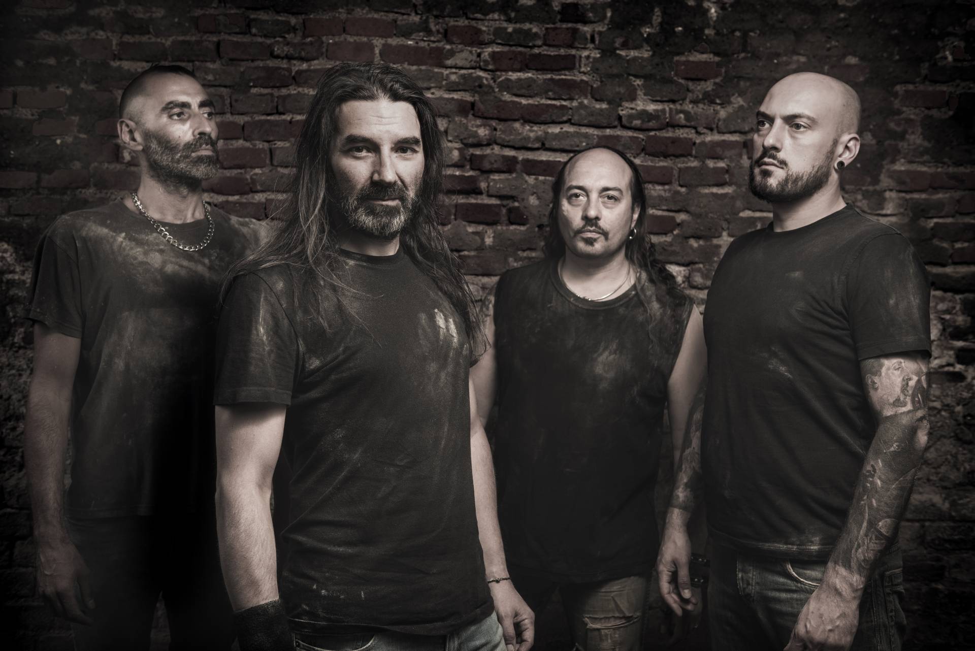 Irreverence lança videoclipe oficial de "Black Hearts" - Headbangers News