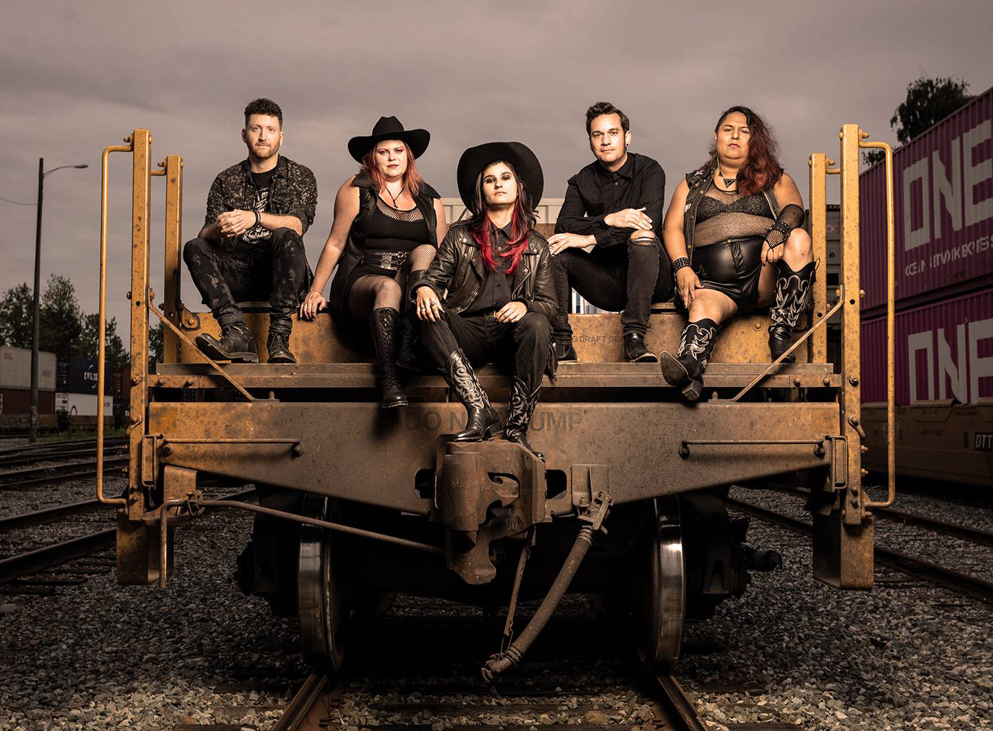 Banda canadense Vultures At Dawn lança primeiro single, “Outlaws ...